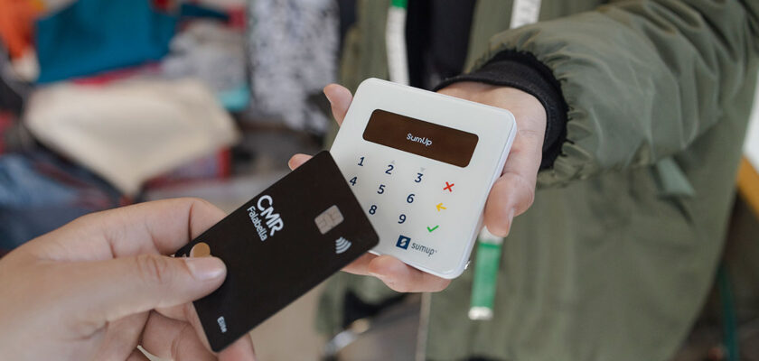 Beneficios de aceptar pagos con tarjeta en tu negocio — Marketeros LATAM