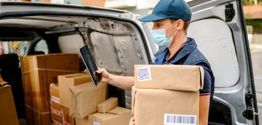 ¿Qué es un courier y cómo contratar uno? | Marketeros LATAM