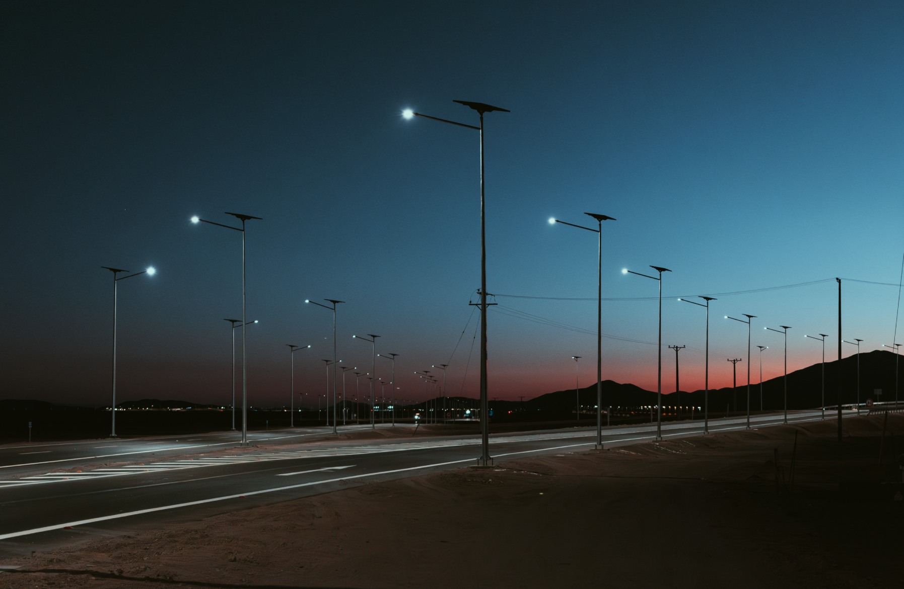 Alumbrado público solar en Chile, ruta del Loa, por Fonroche Lighting. | Marketeros LATAM